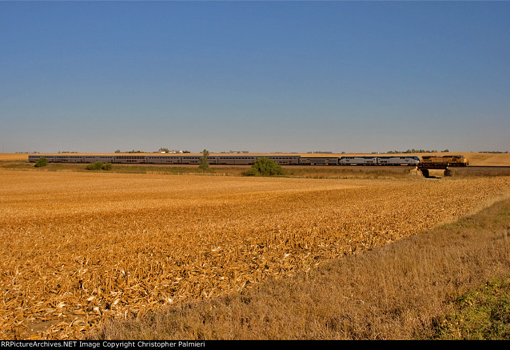 UP 7263 leads Amtrak No. 6(30)